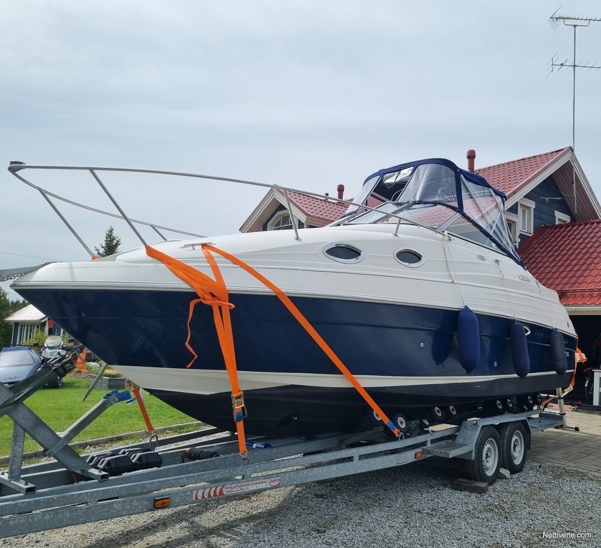 Regal Commodore 2465 Diesel+kepo Motor boat 2002 Heinävesi - Nettivene