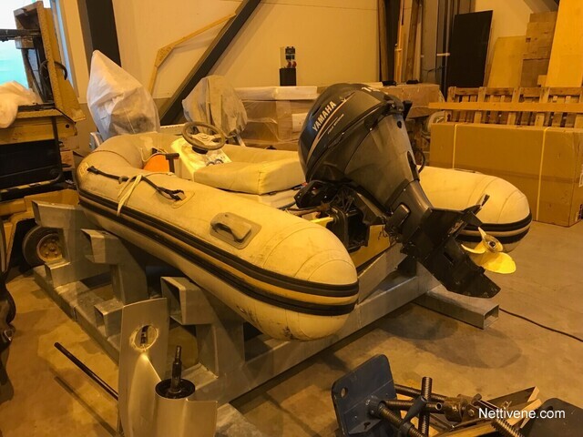 Valiant D-300 Kumivene 2007 Helsinki - Nettivene