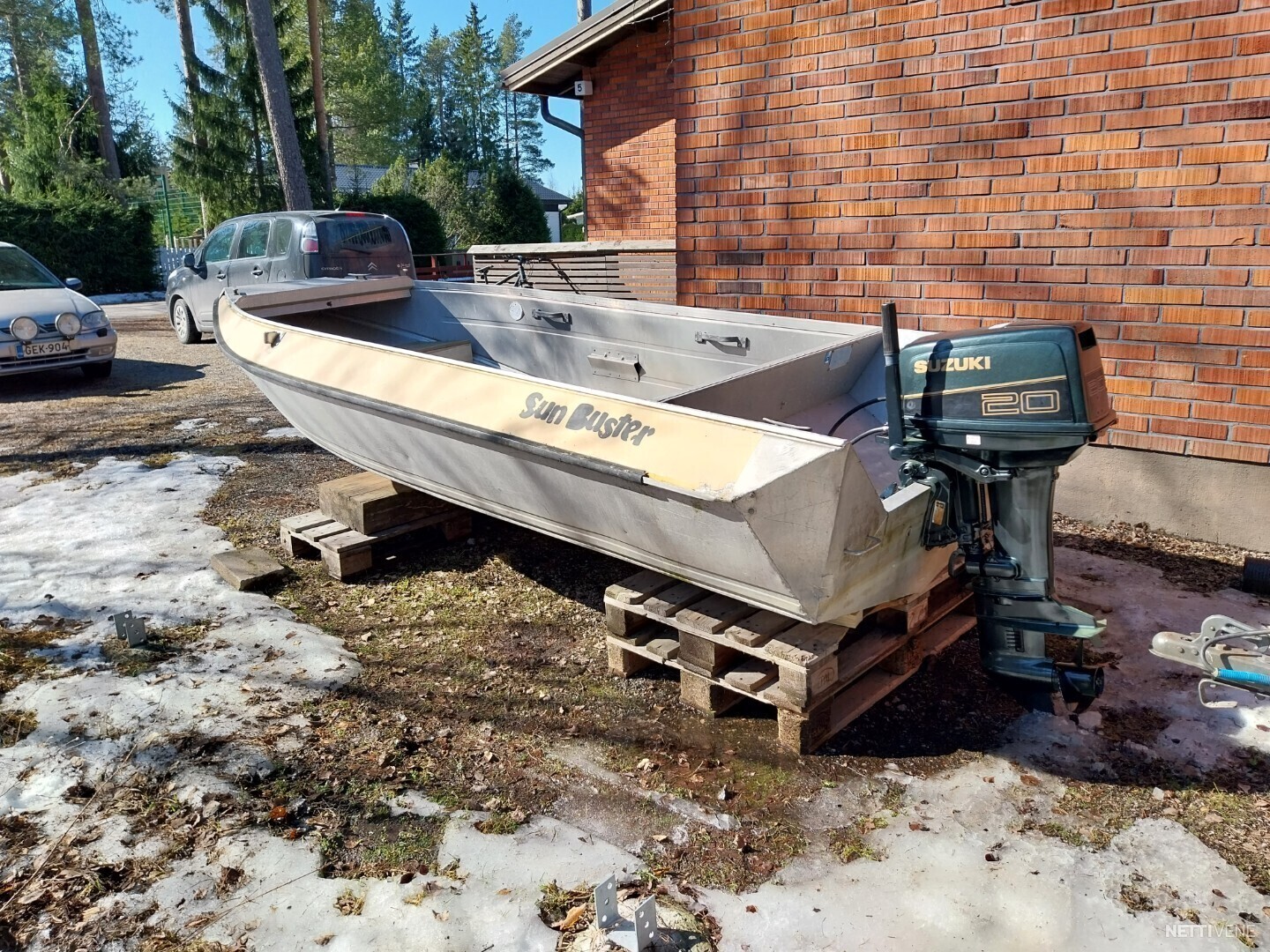 Buster Sun VAIHDETAAN Moottorivene 1985 Aura - Nettivene