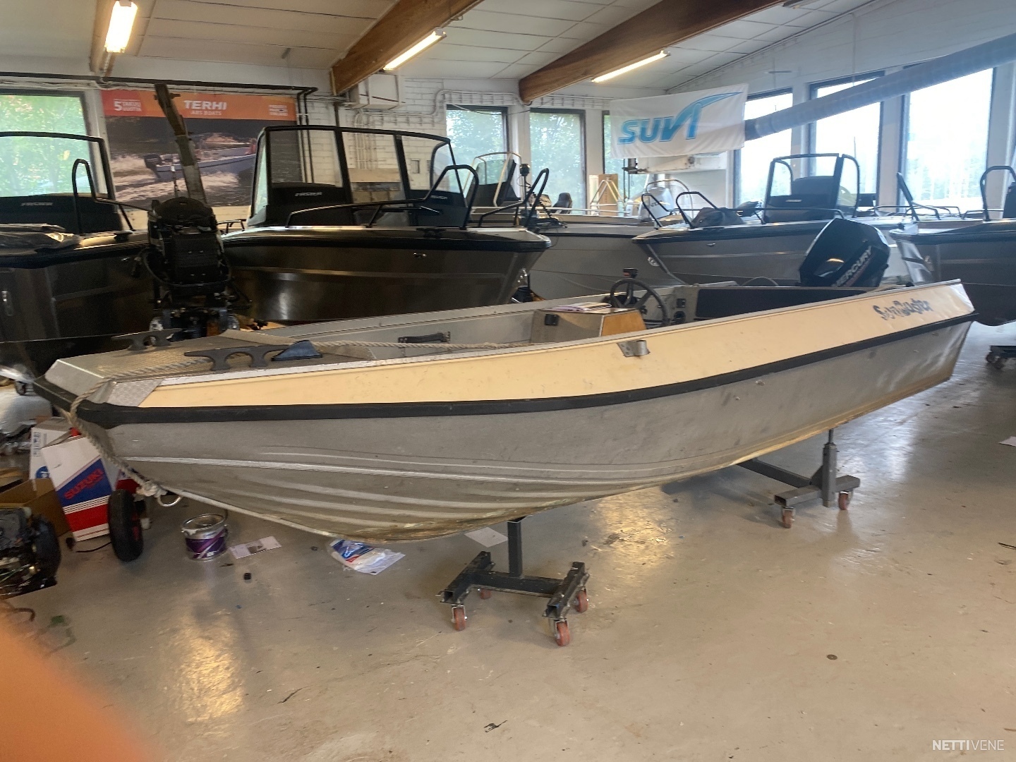 Buster Sun R kone. 2020 efi nelitahti Moottorivene Espoo - Nettivene