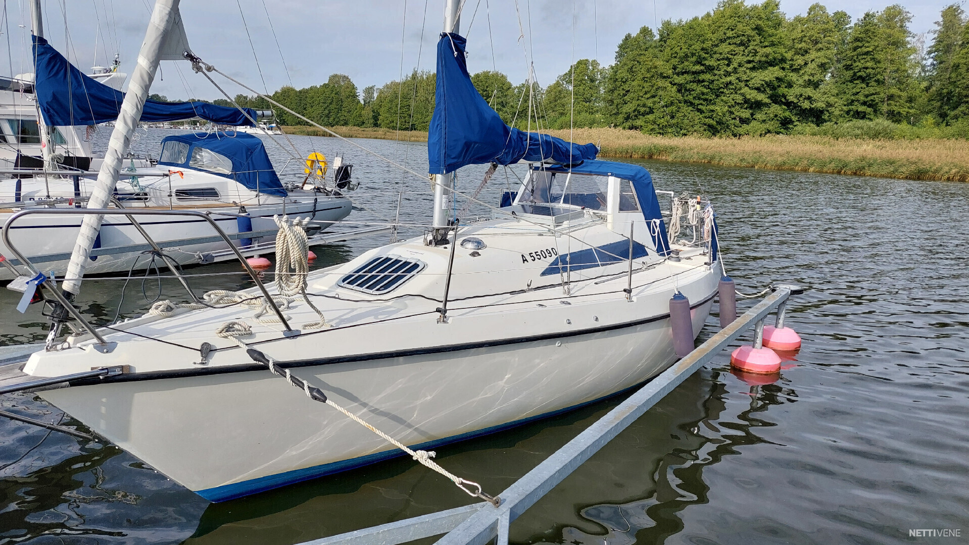 Finn Flyer 27 Purjevene 1982 Raasepori - Nettivene