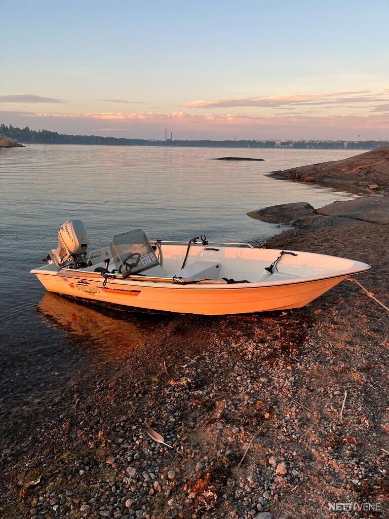 Suvi 4120 Moottorivene 2003 Helsinki - Nettivene