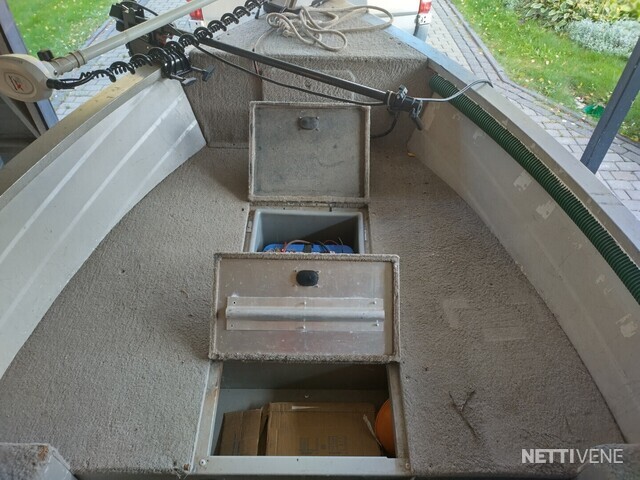 Tracker Super Guide V16 Moottorivene 1997 Hamina - Nettivene