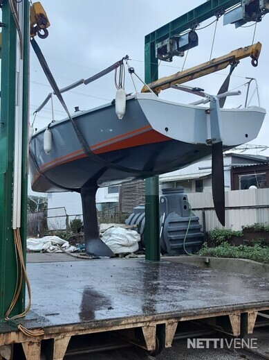 Hunter 707 Purjevene 1996 Suomen ulkopuolella - Nettivene