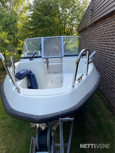 Buster XLe traileri mukaan Moottorivene 2013 Savitaipale - Nettivene