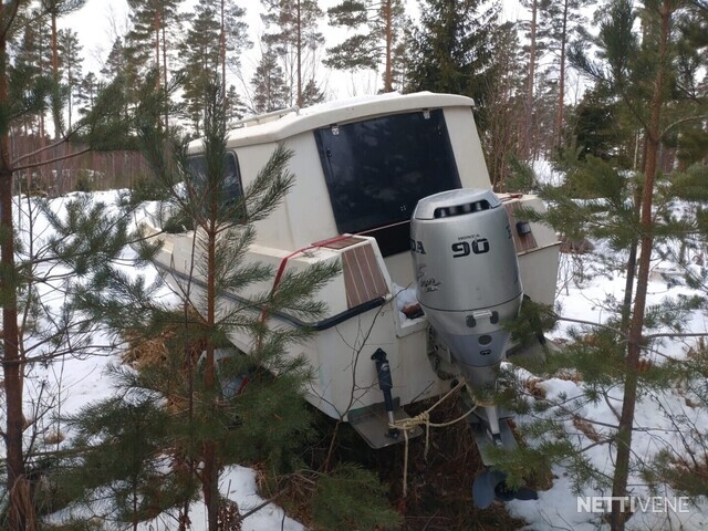 Grisslan Takahytti, honda 90, typ 600 Moottorivene 1984 Turku - Nettivene