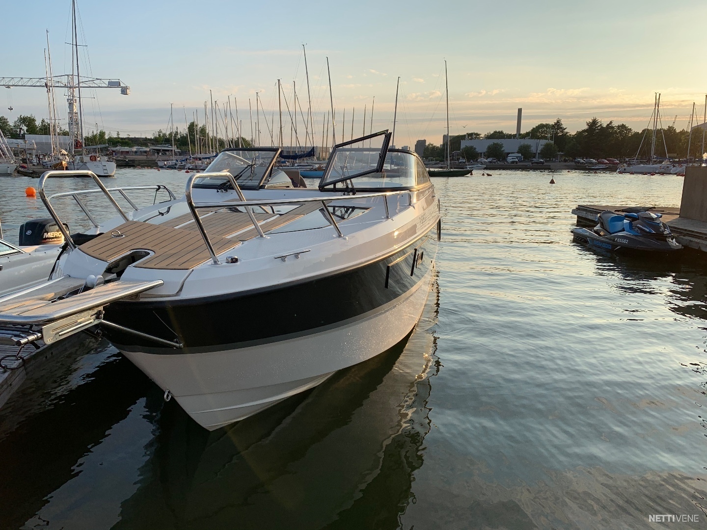 Quicksilver 805 Activ Cruiser / Uttern D77 Moottorivene 2019 Helsinki ...