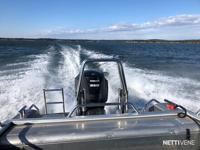 Buster Magnum Pro Moottorivene 2015 Turku - Nettivene