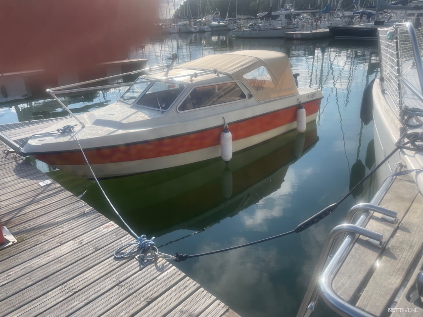 Flipper HT 575 Moottorivene 1977 Nauvo - Nettivene