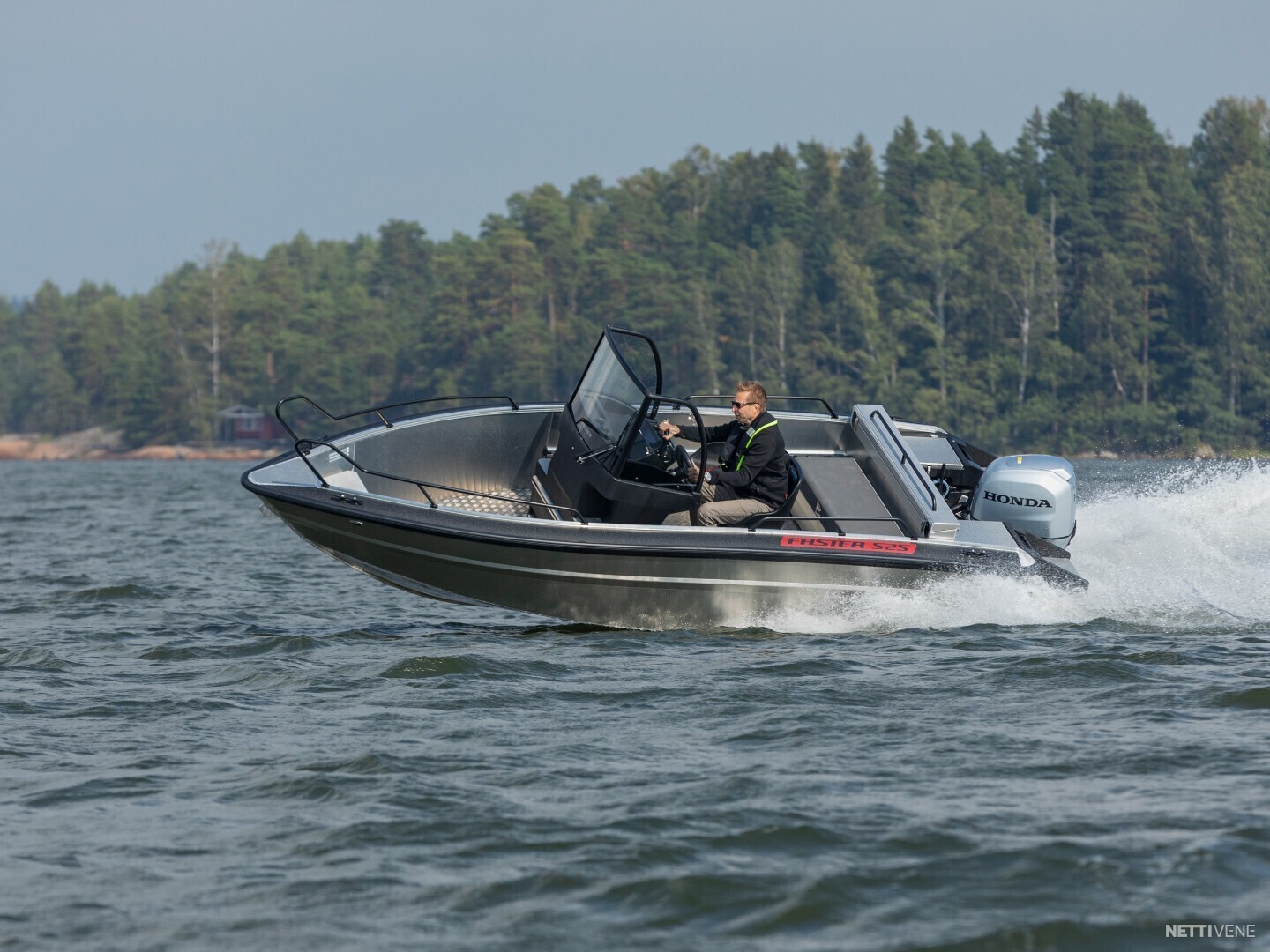 Faster 525 CC Moottorivene 2025 Kuopio - Nettivene