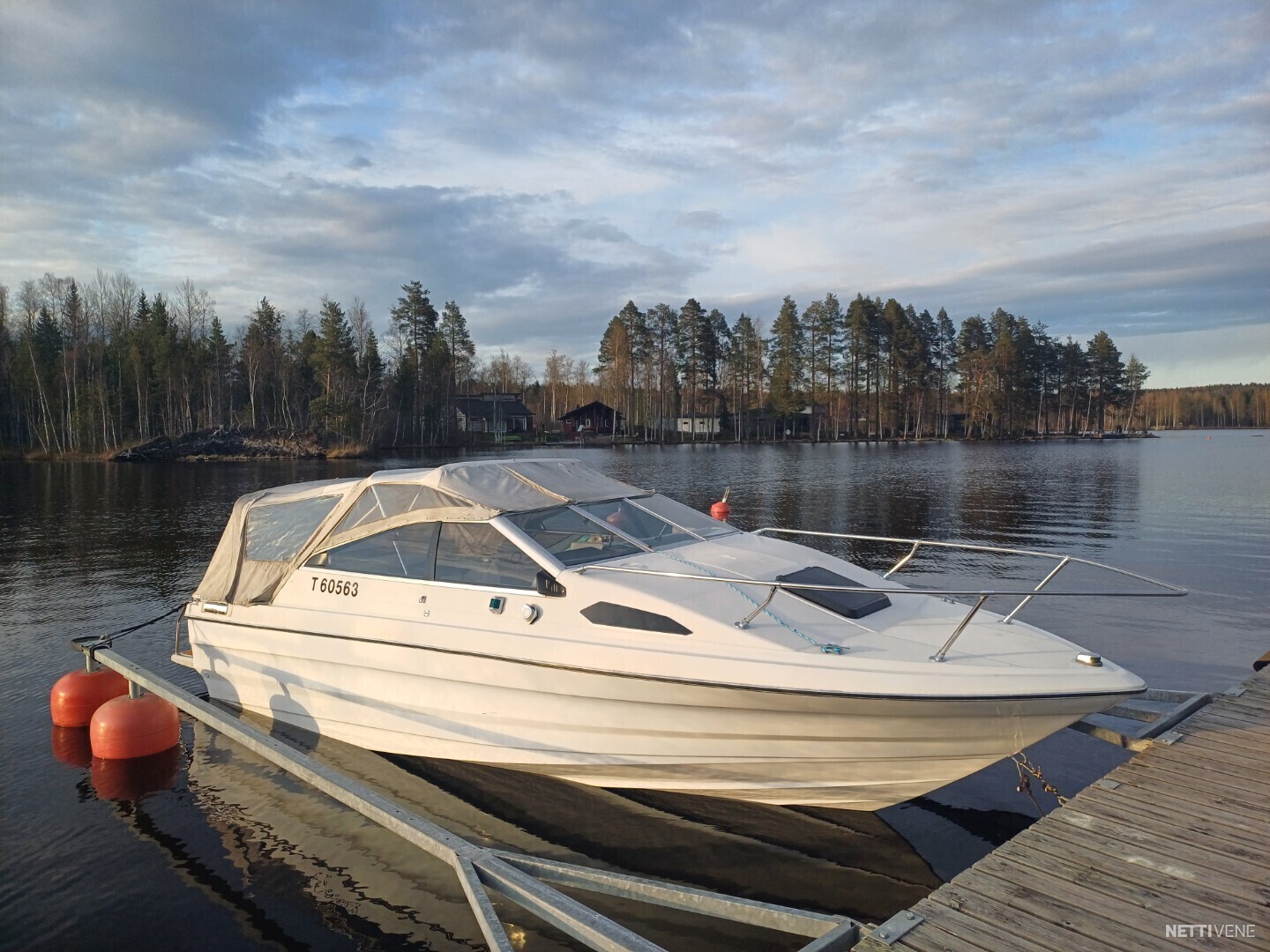 Bayliner 2152 Moottorivene 1990 Varkaus - Nettivene