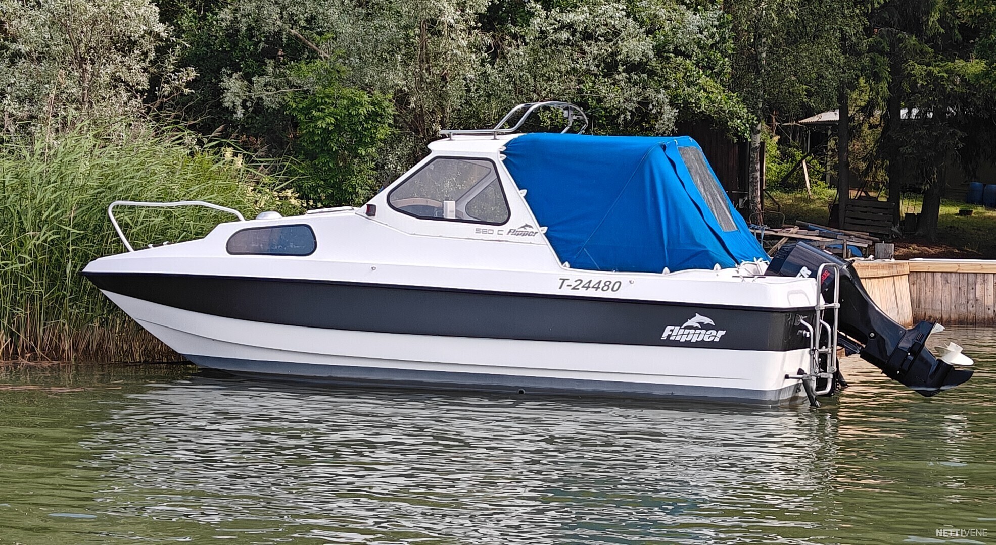 Flipper 580 Cabin Moottorivene 1975 Aura - Nettivene